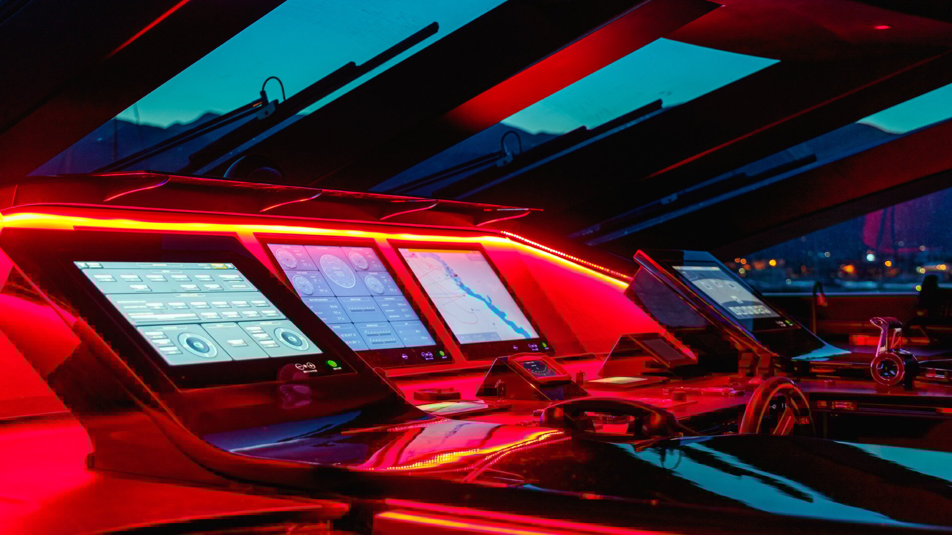 Displays and Panel PCs | Hatteland Technology