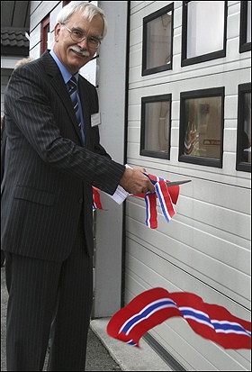 JAKOB HATTELAND DISPLAY OPENS NEW OPTICAL TECHNOLOGY FACILITY